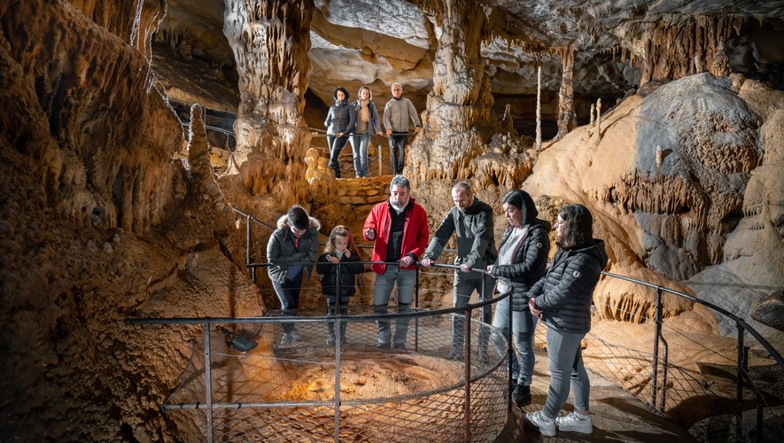 Avec ses peintures préhistoriques de plus de 20 000 ans, cette grotte à ...